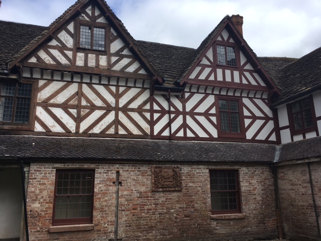Property Restoration Tour of One of England’s Finest Timber Framed ...